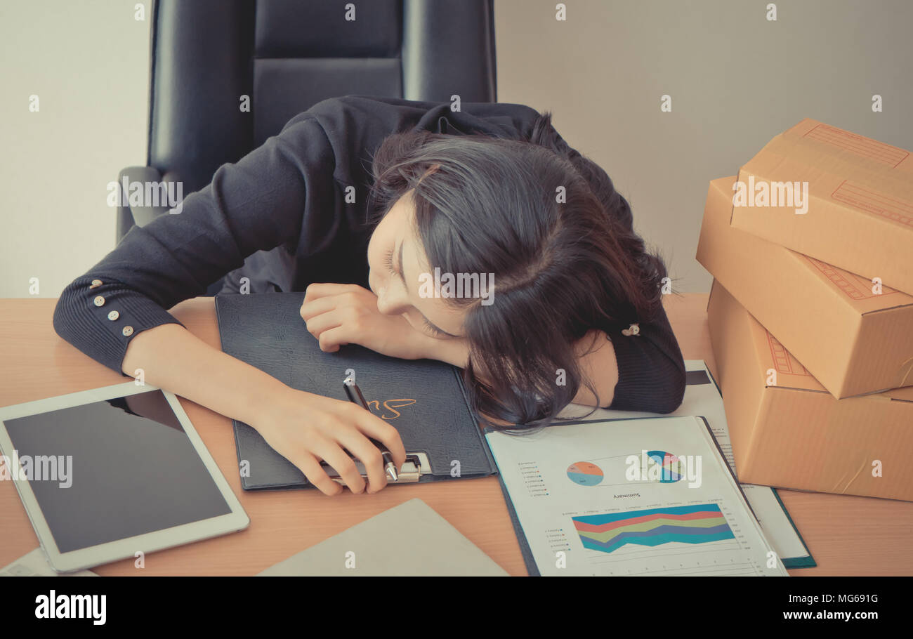 Office nap hi-res stock photography and images - Alamy
