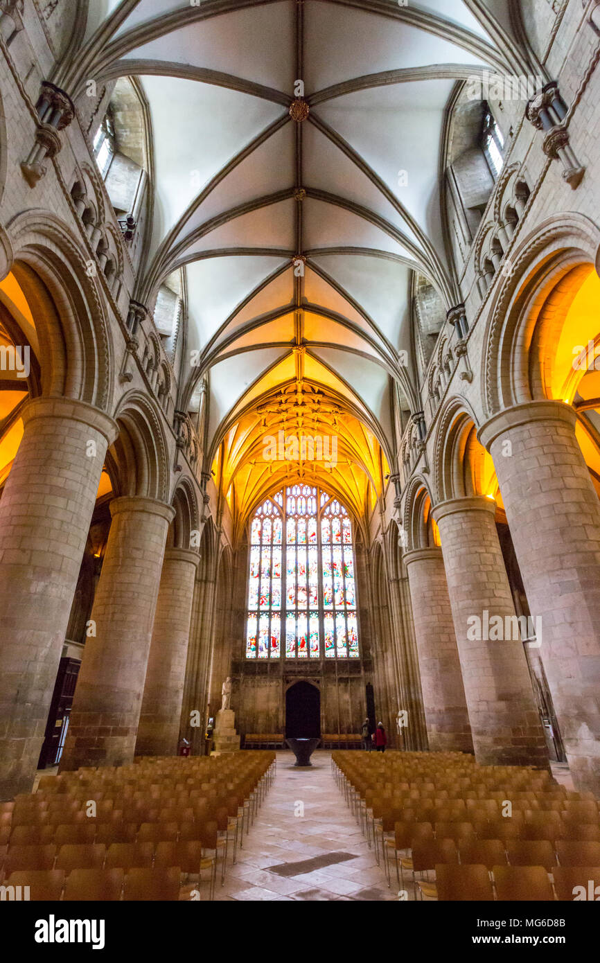 Ceiling gloucester cathedral hi-res stock photography and images - Alamy