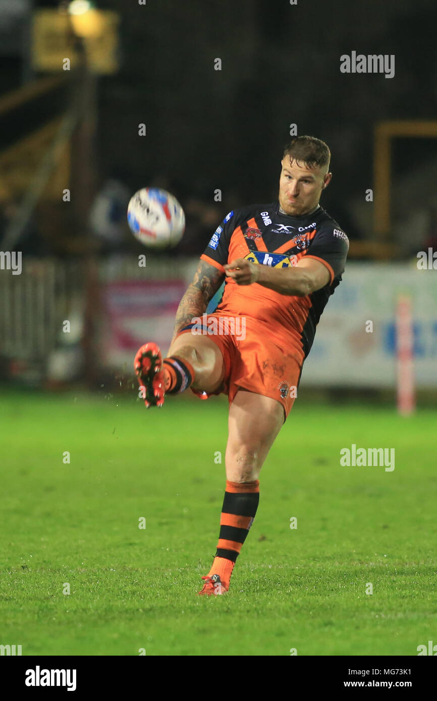 Super kick hi-res stock photography and images - Alamy