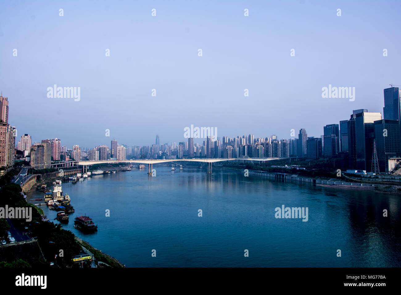 The qiansimen jialing river bridge hi-res stock photography and images ...