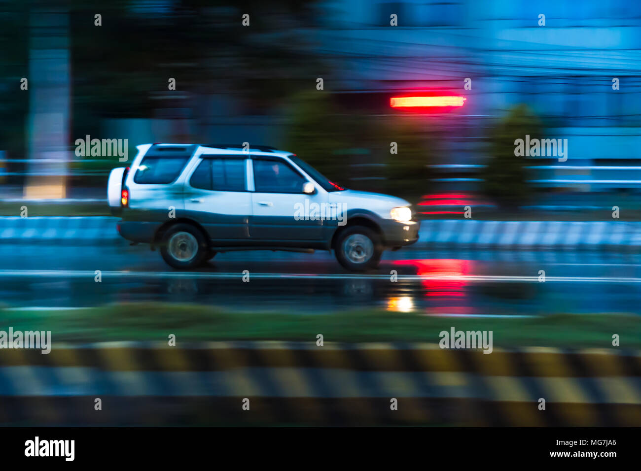 Dark silver car hi-res stock photography and images - Alamy