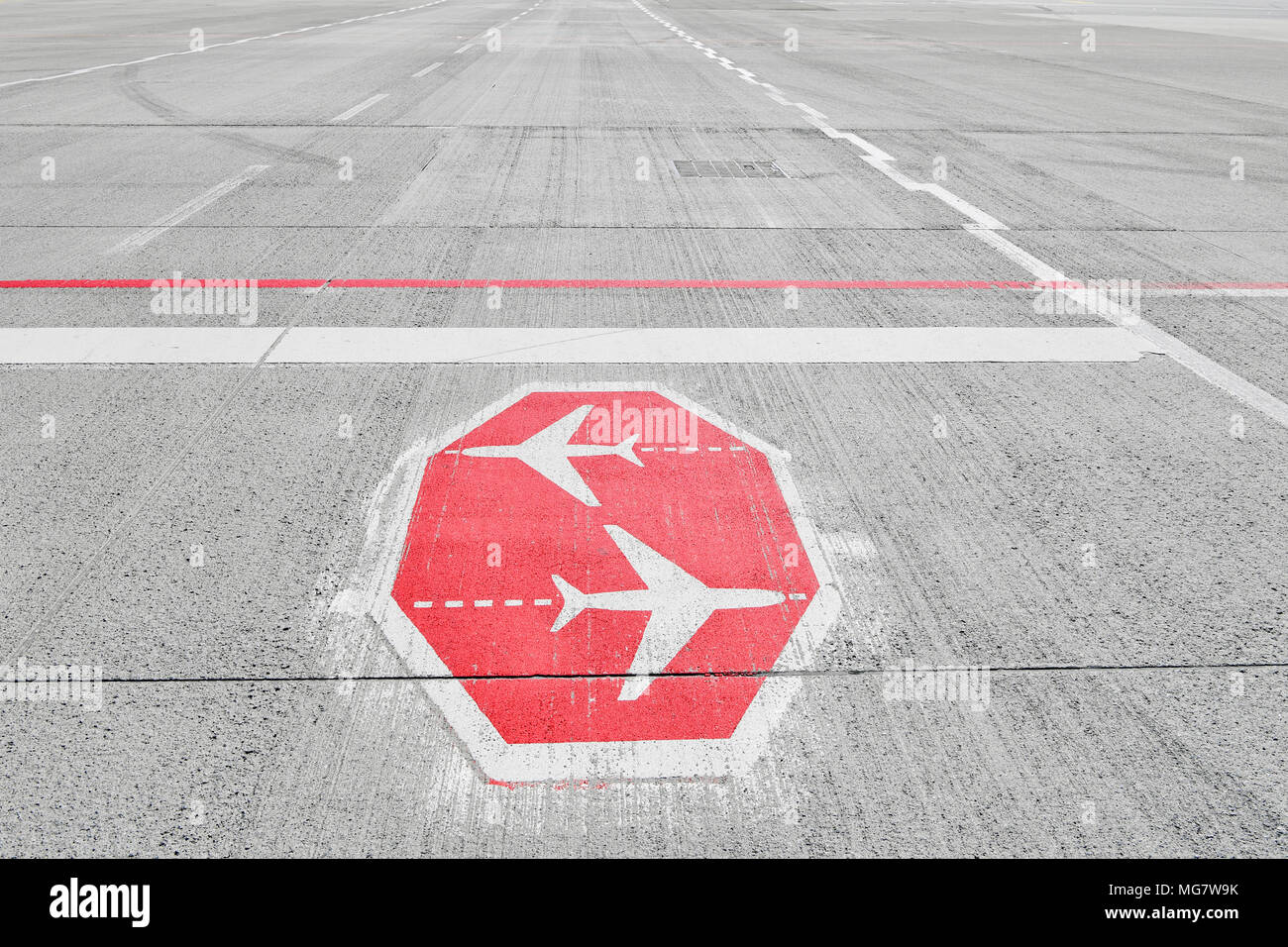 stop, stopp, sign, mark, 2, two, aircrafts, crossing, Airfield ...