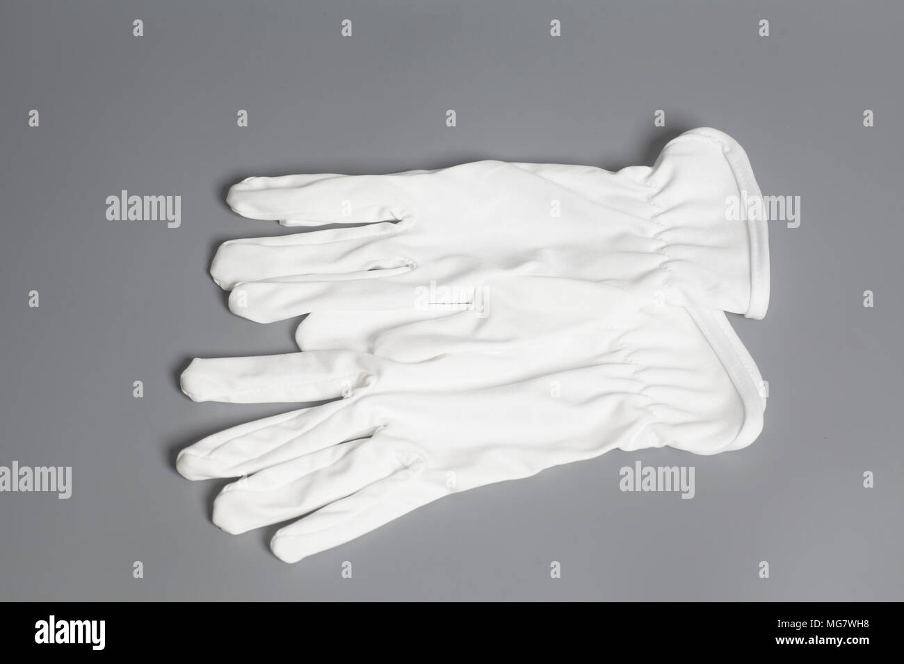 White butler gloves hi-res stock photography and images - Alamy