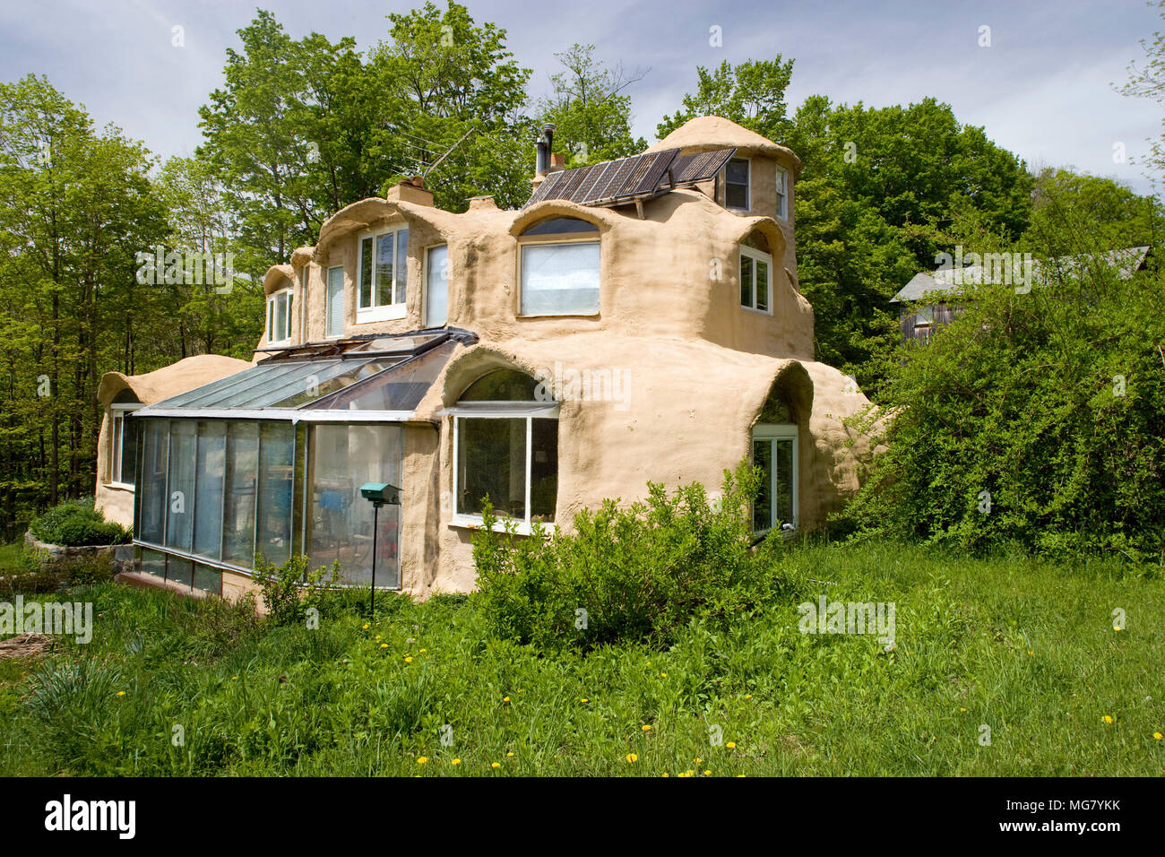 an extremely energy efficient house made from poured Gunite cement over ...