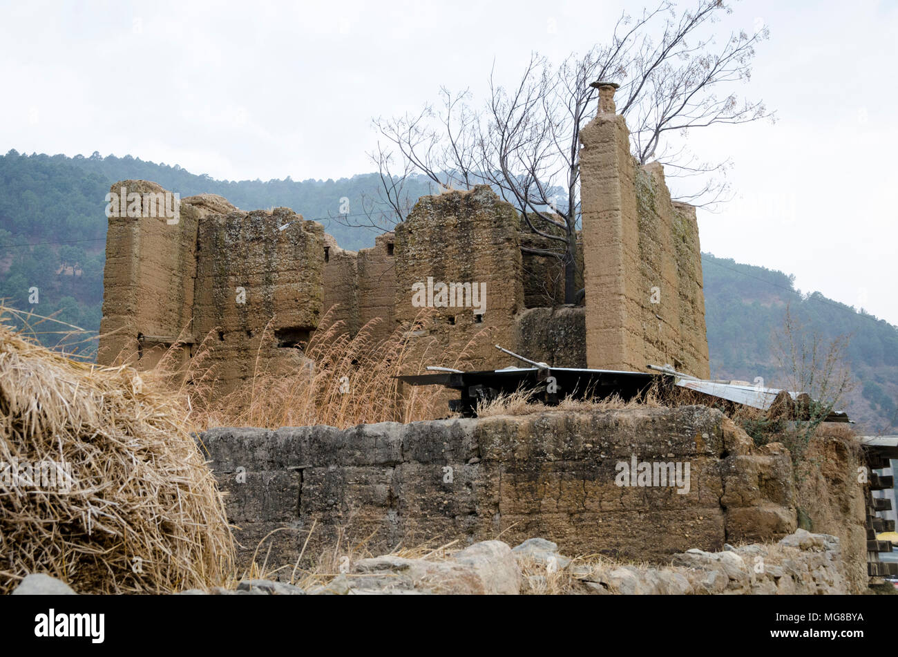 Mud house hi-res stock photography and images - Alamy