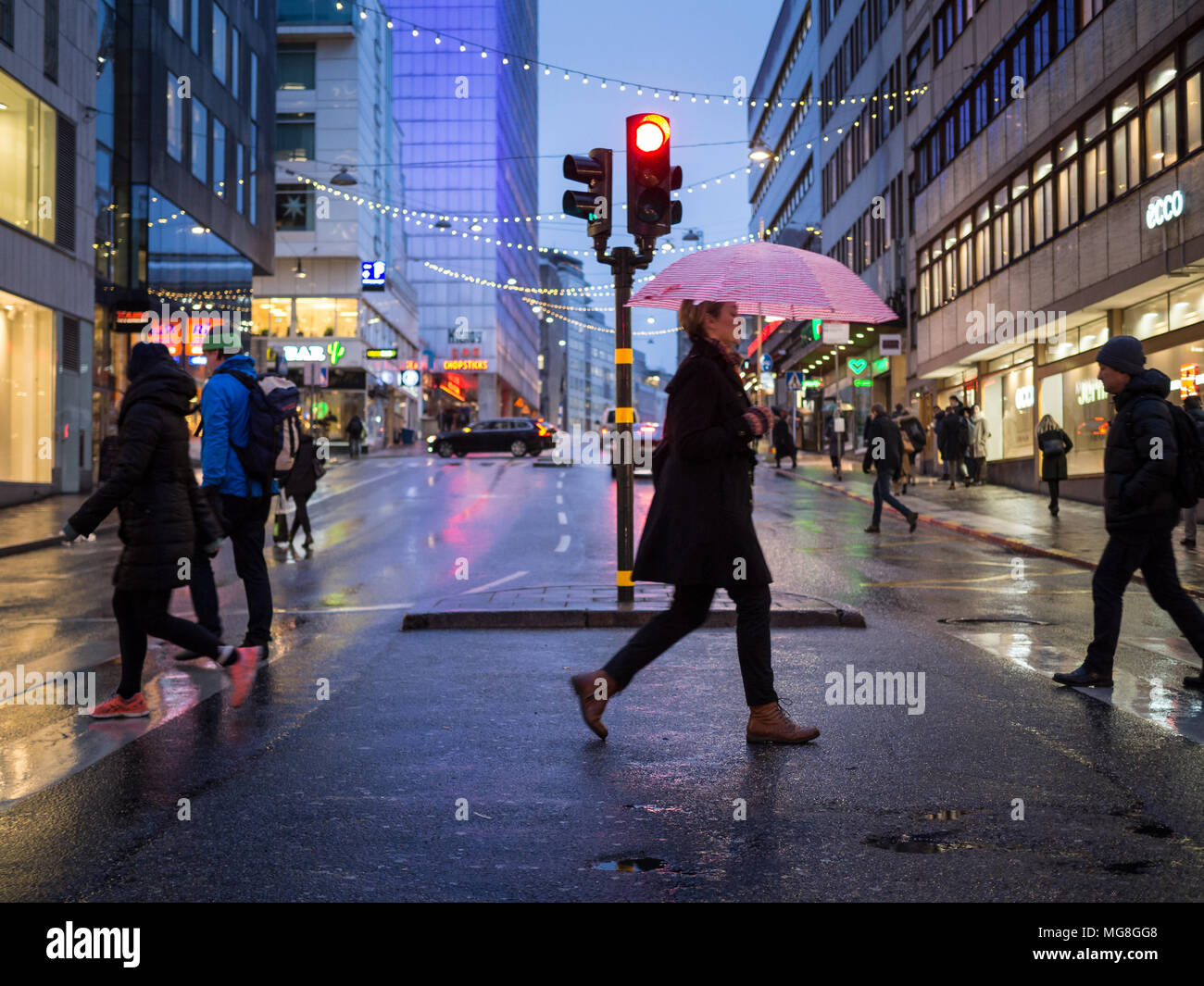 Rain urban people hi-res stock photography and images - Alamy