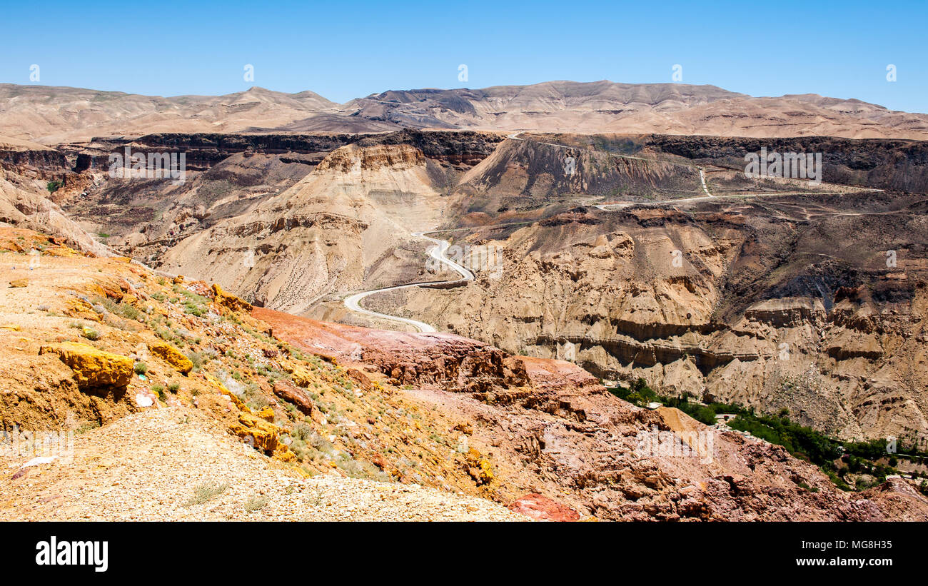 Mountain high way Stock Photo - Alamy
