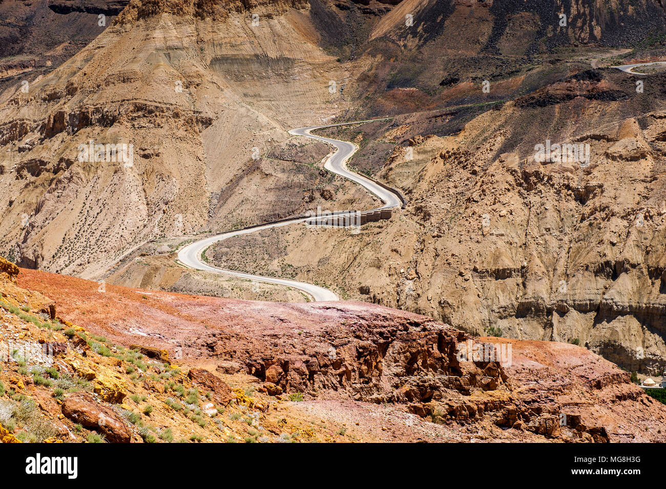 Mountain high way Stock Photo - Alamy