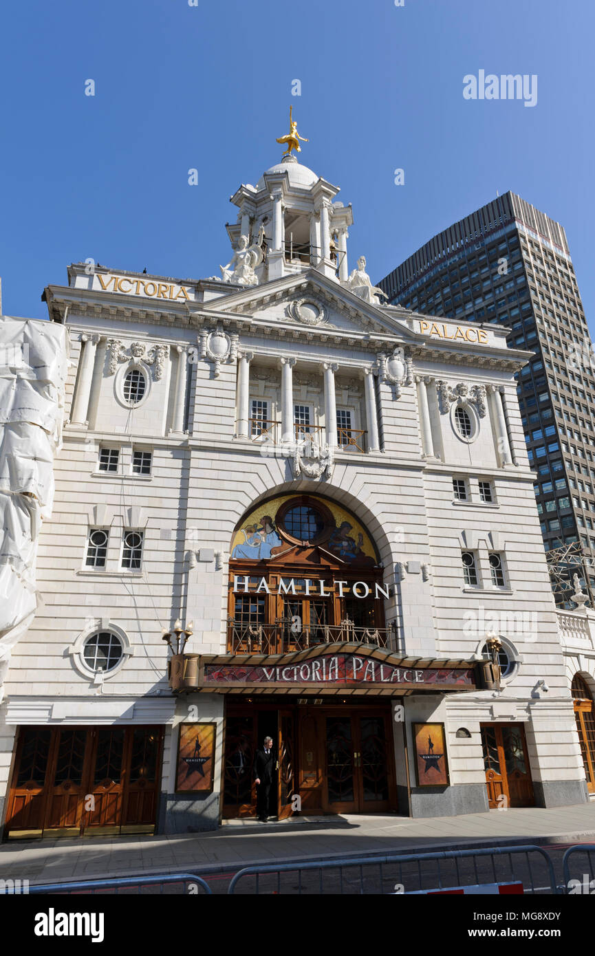 Victoria palace theatre hamilton hi-res stock photography and images - Alamy