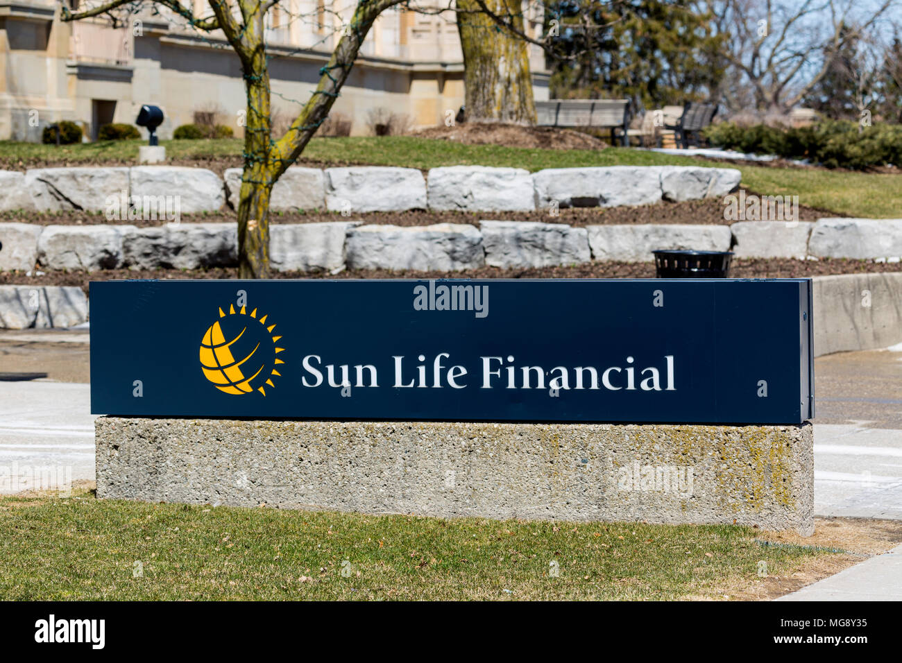 Sun life financial hi-res stock photography and images - Alamy