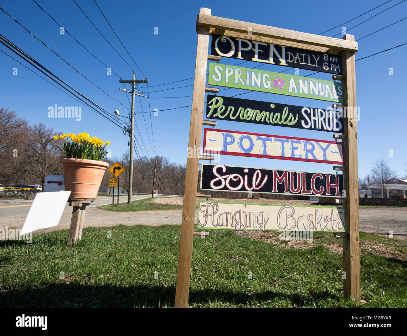 Plant nursery sign hi-res stock photography and images - Alamy