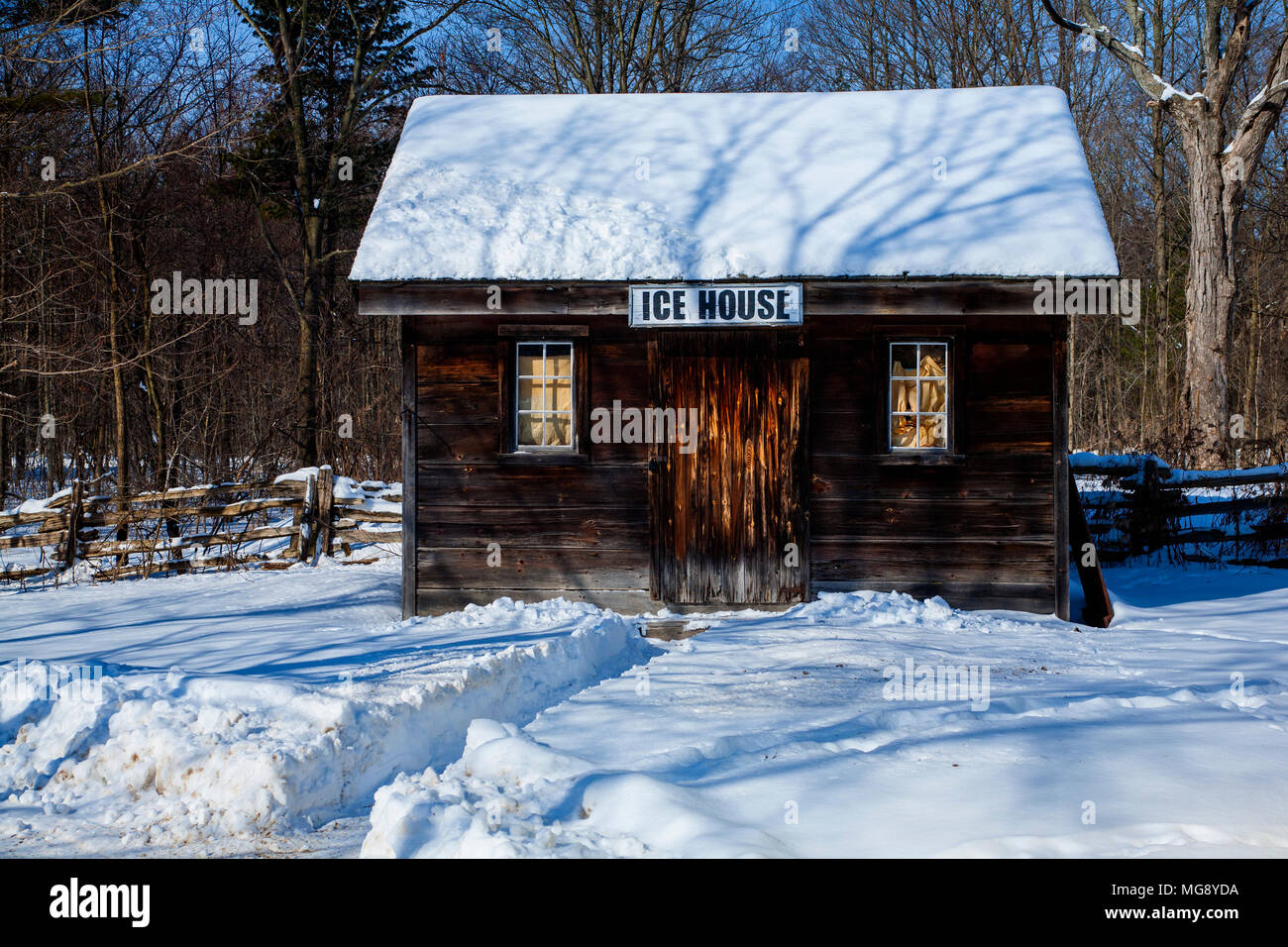 Cold storage ice house hi-res stock photography and images - Alamy