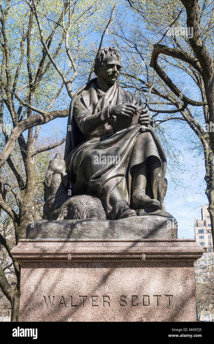 The bard statue hi-res stock photography and images - Alamy