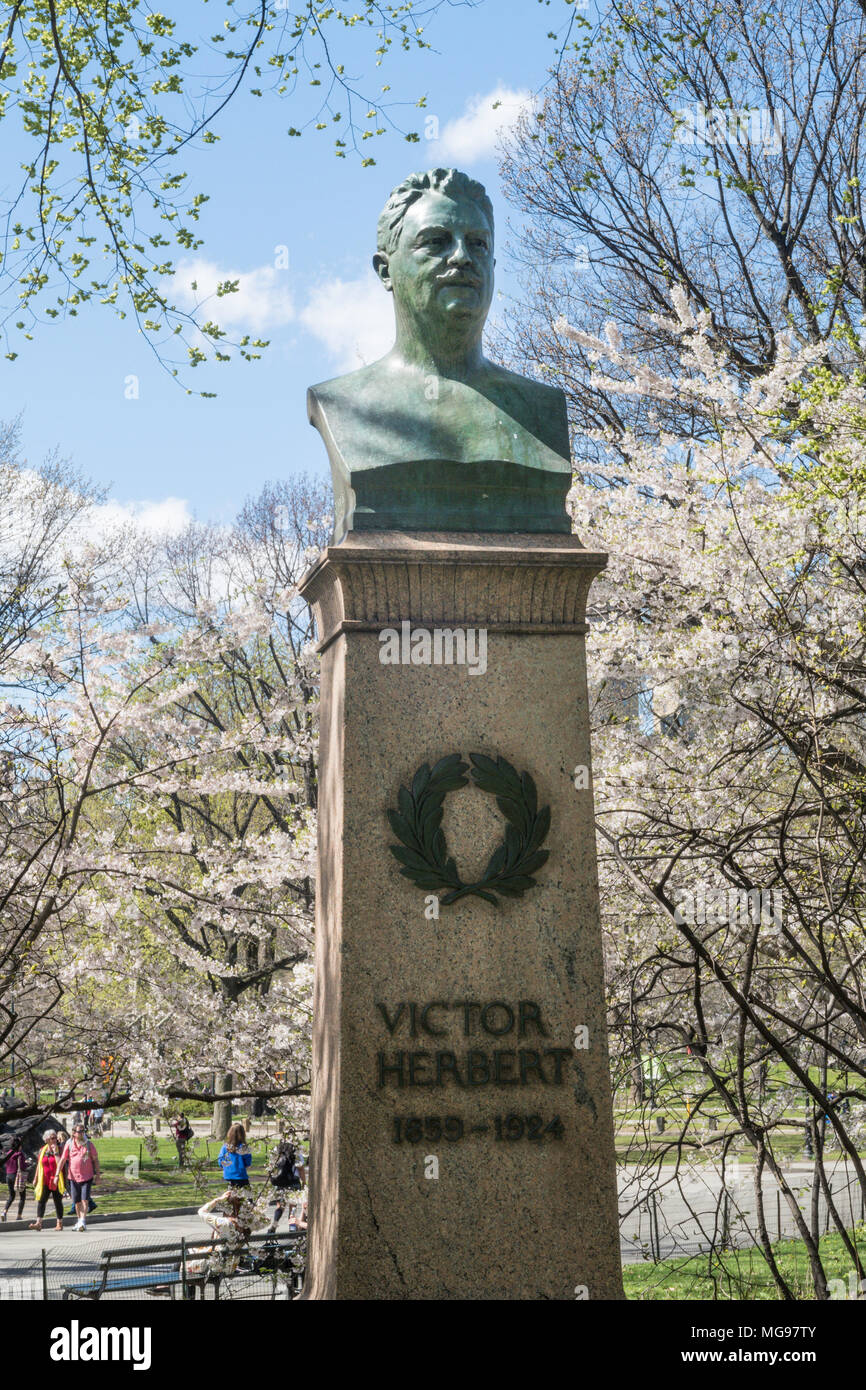 Victor Herbert Statue in Central Park, NYC Stock Photo - Alamy