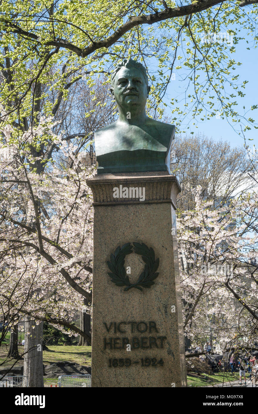 Victor Herbert Statue in Central Park, NYC Stock Photo - Alamy