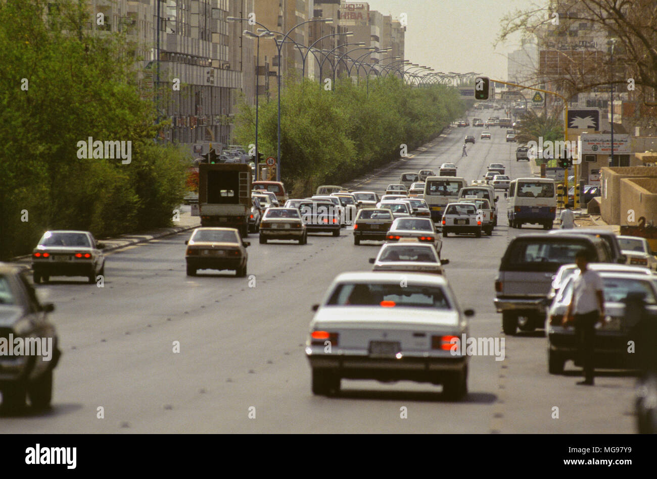 Street scenes in saudi arabia 1990s hi-res stock photography and images ...