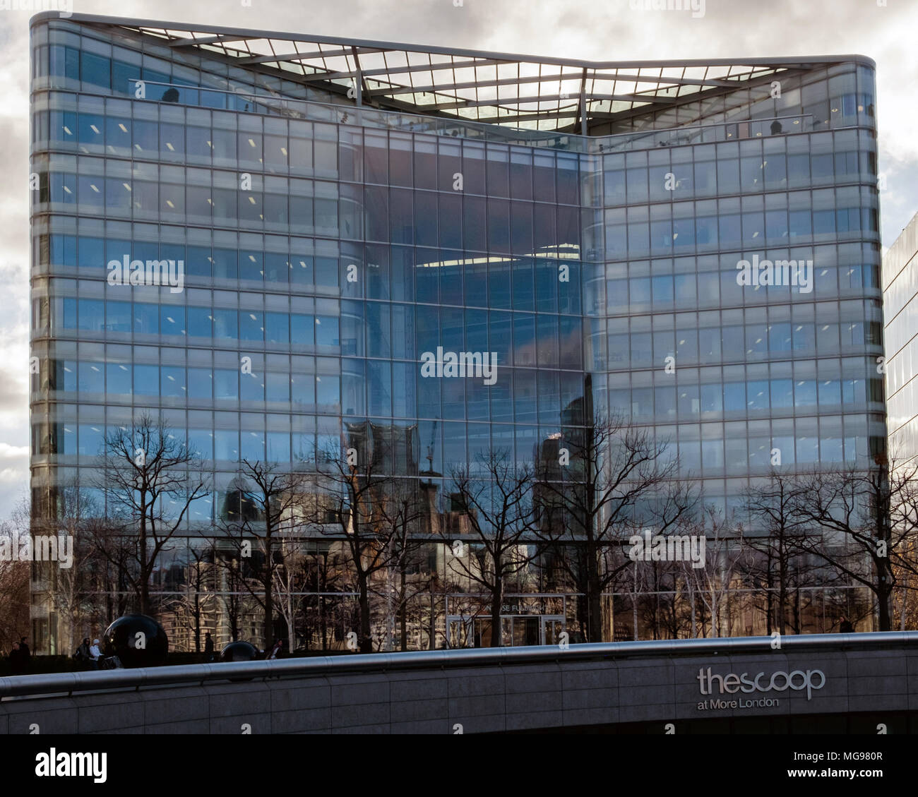 Reflective landmarks hi-res stock photography and images - Alamy