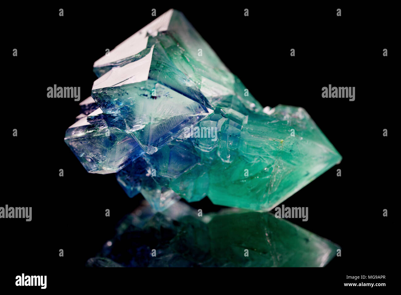 Crystals rock green geology hi-res stock photography and images - Alamy