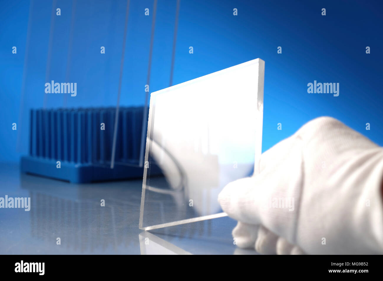 Bulletproof glass hi-res stock photography and images - Alamy