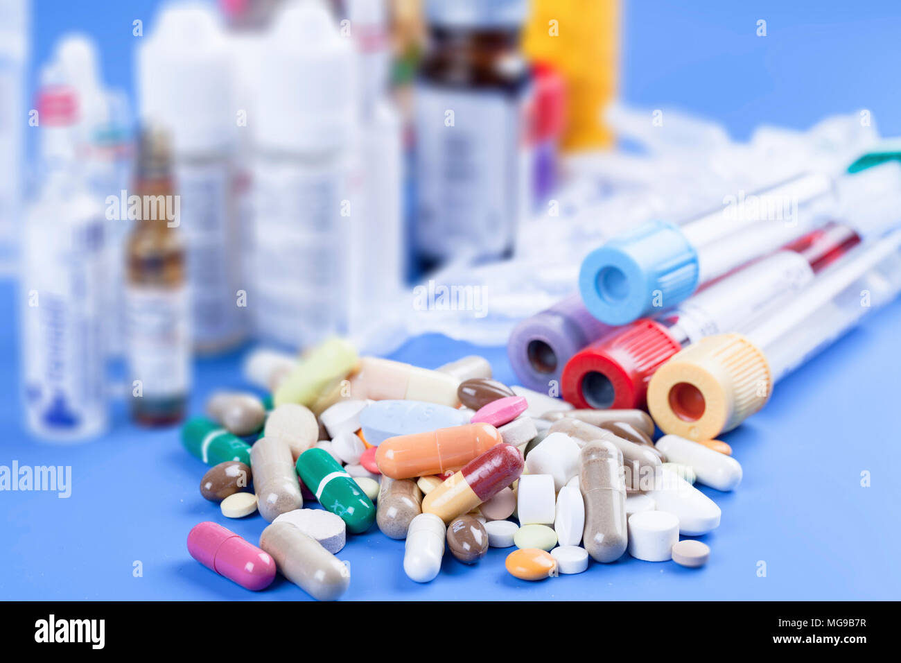 Medicine medical pills hi-res stock photography and images - Alamy