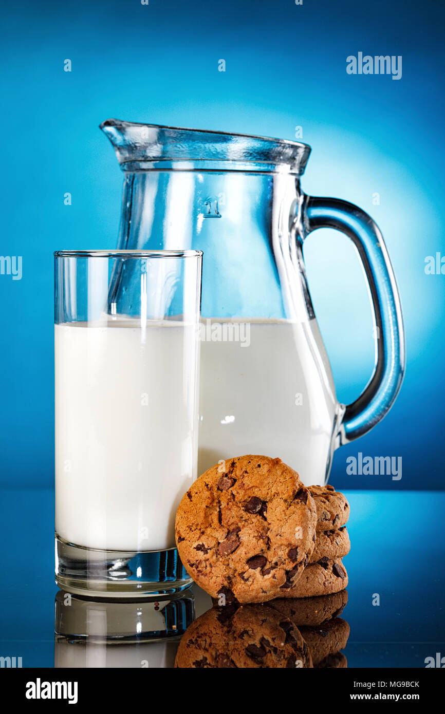 Milk and cookies Stock Photo - Alamy