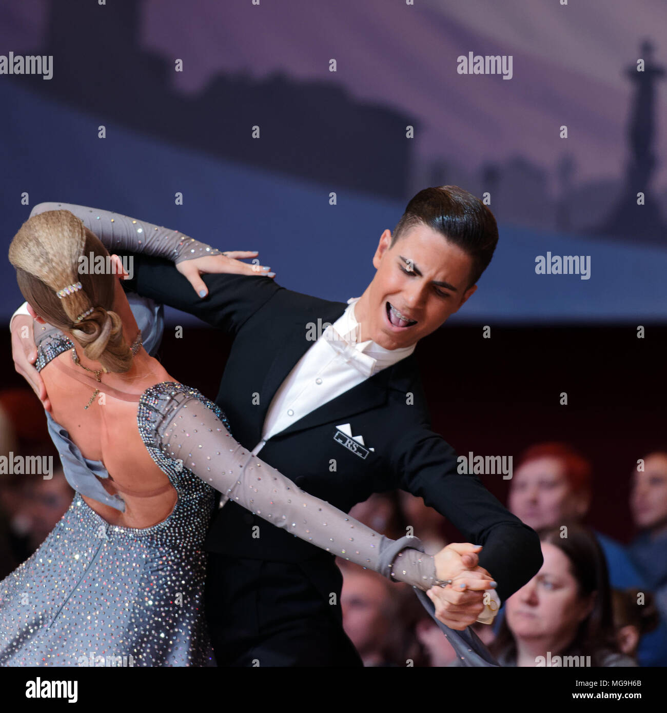 Ballroom dancing competition hi-res stock photography and images - Alamy