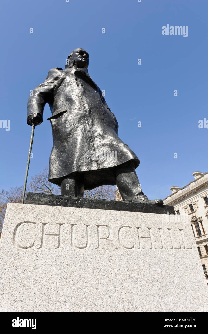 Winstone churchill statue hi-res stock photography and images - Alamy