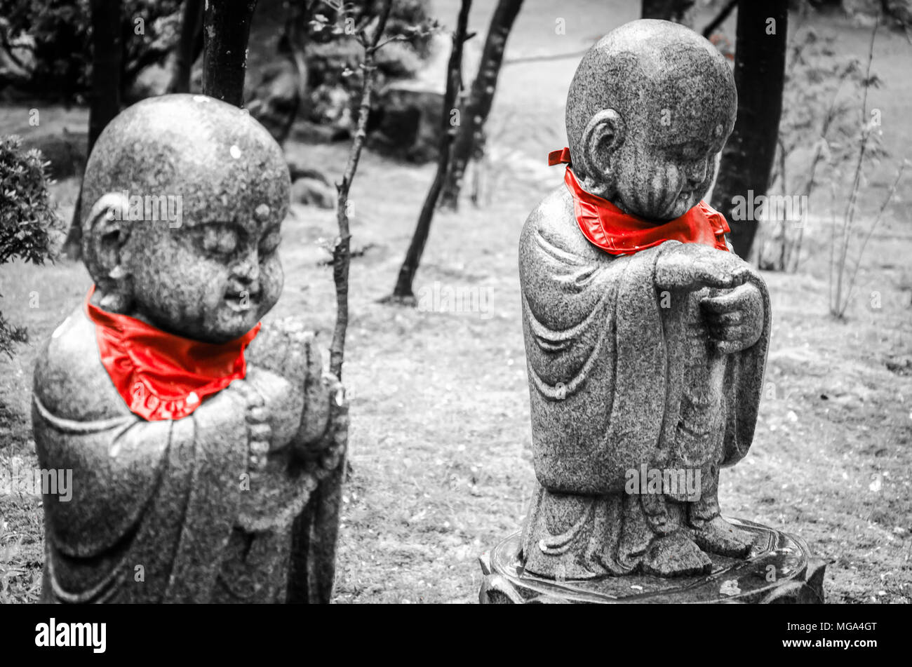 Buddhist and shinto monks hi-res stock photography and images - Alamy