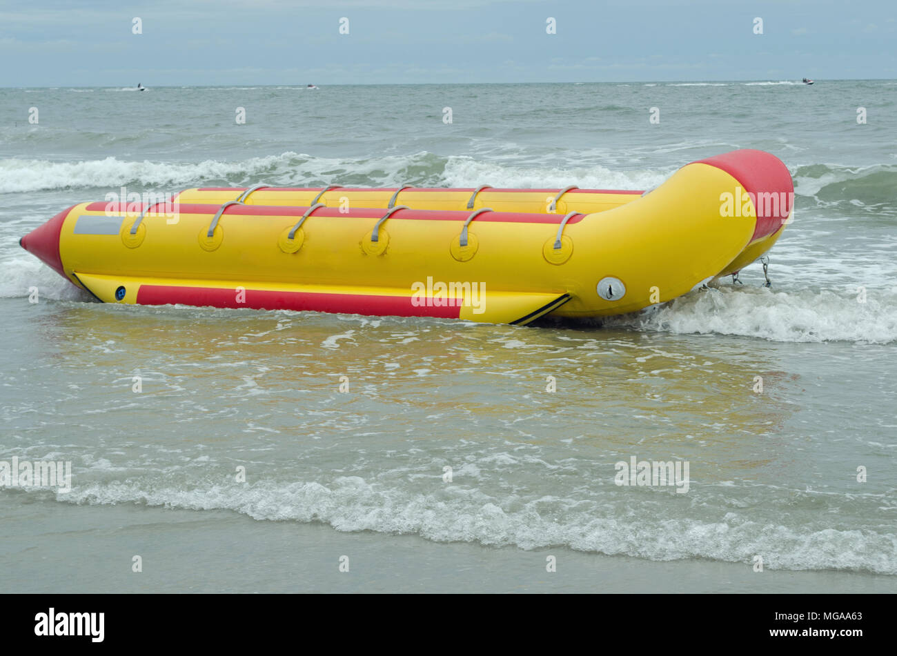 Yellow raft hi-res stock photography and images - Alamy