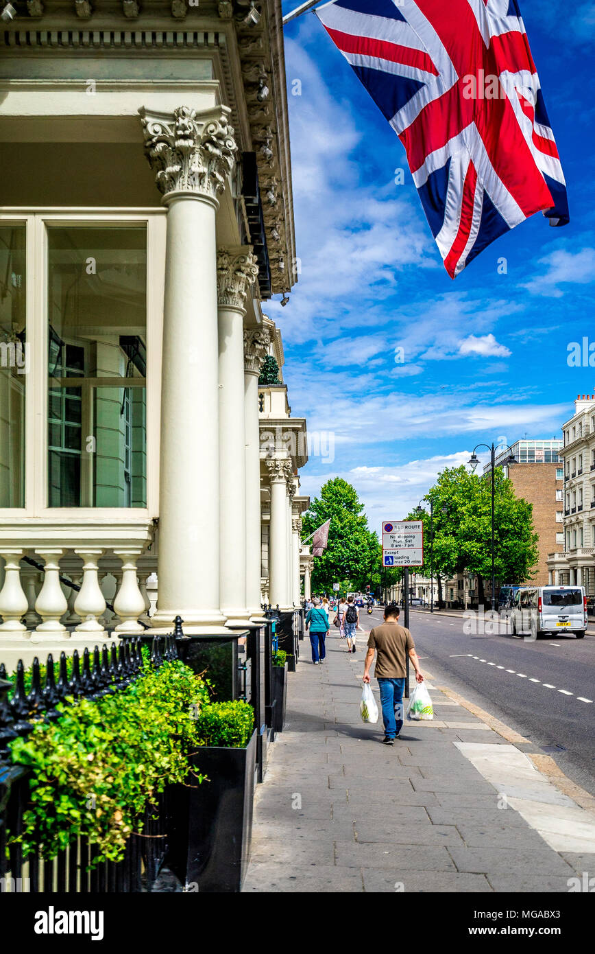 Typical London Street Stock Photo - Alamy