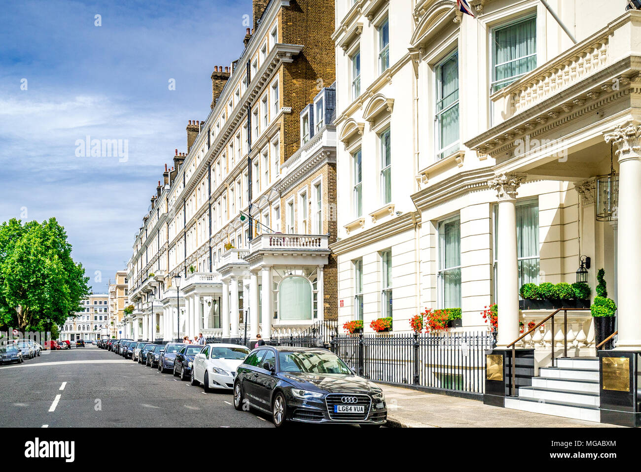 Typical London Street Stock Photo - Alamy