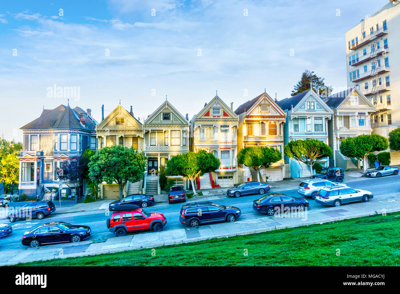 Row houses san francisco hi-res stock photography and images - Alamy