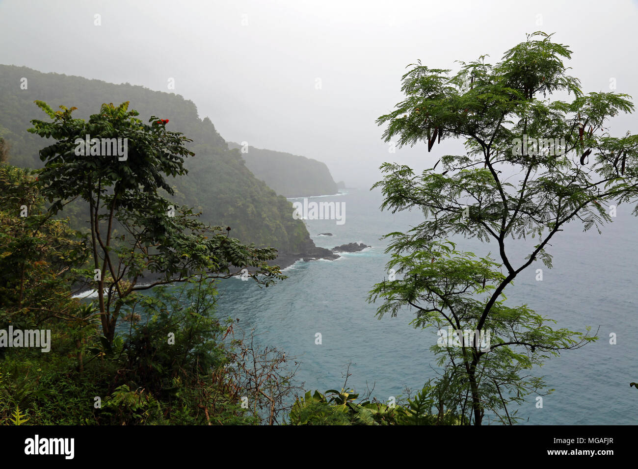Maui cliffs hi-res stock photography and images - Alamy