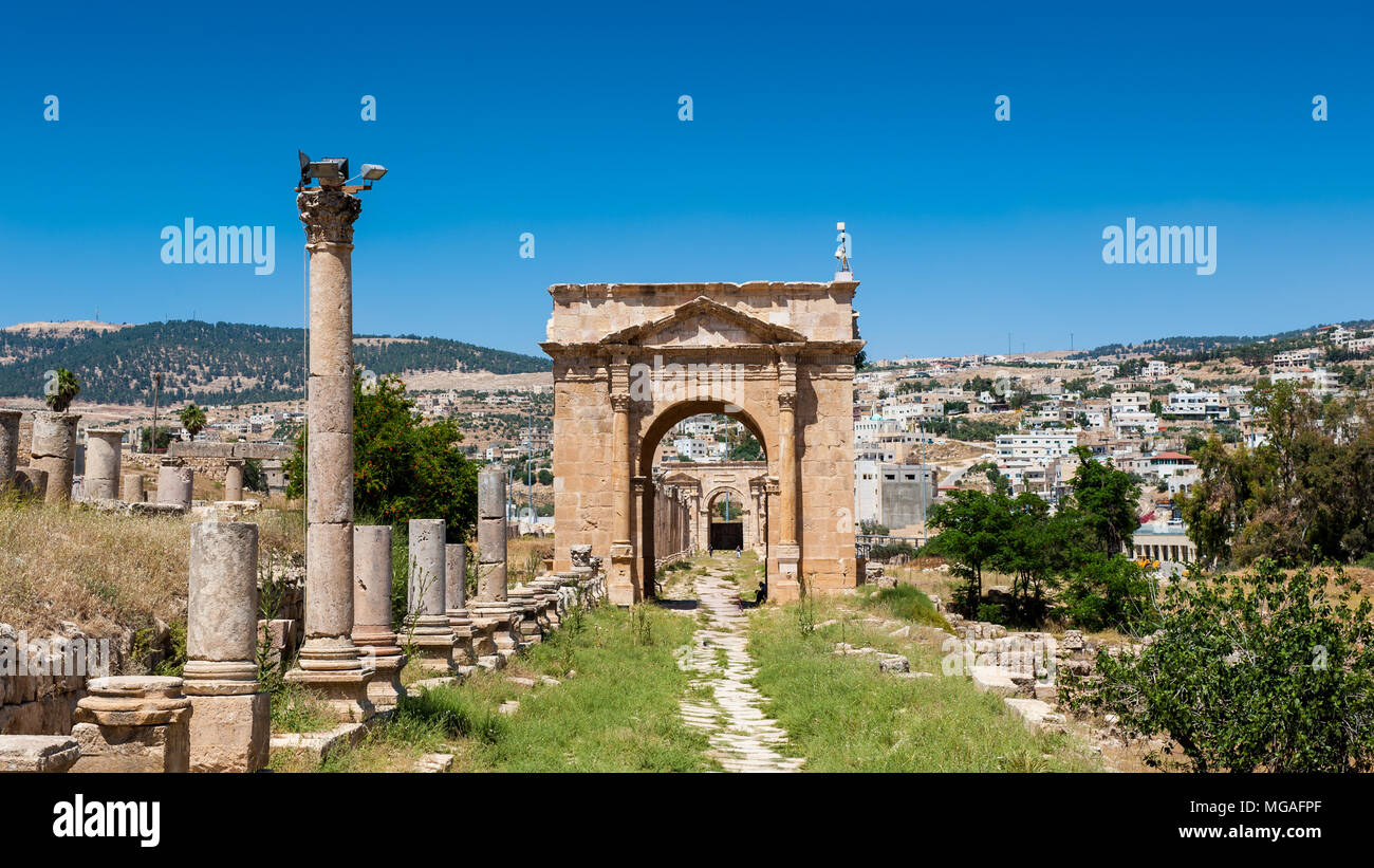 North gate of jerash hi-res stock photography and images - Alamy