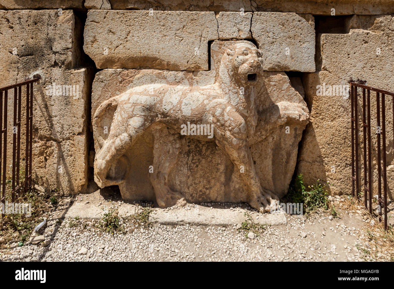 Sculpture of the lion on the Ruins of the Qasr al Abd in Iraq Al Amir ...