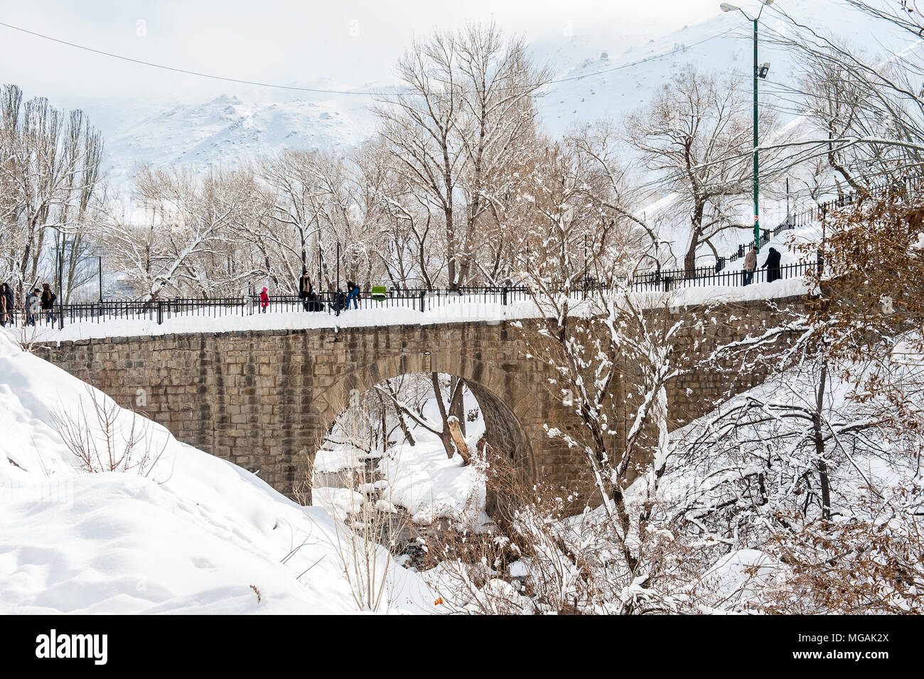 Alvand mountain hi-res stock photography and images - Alamy