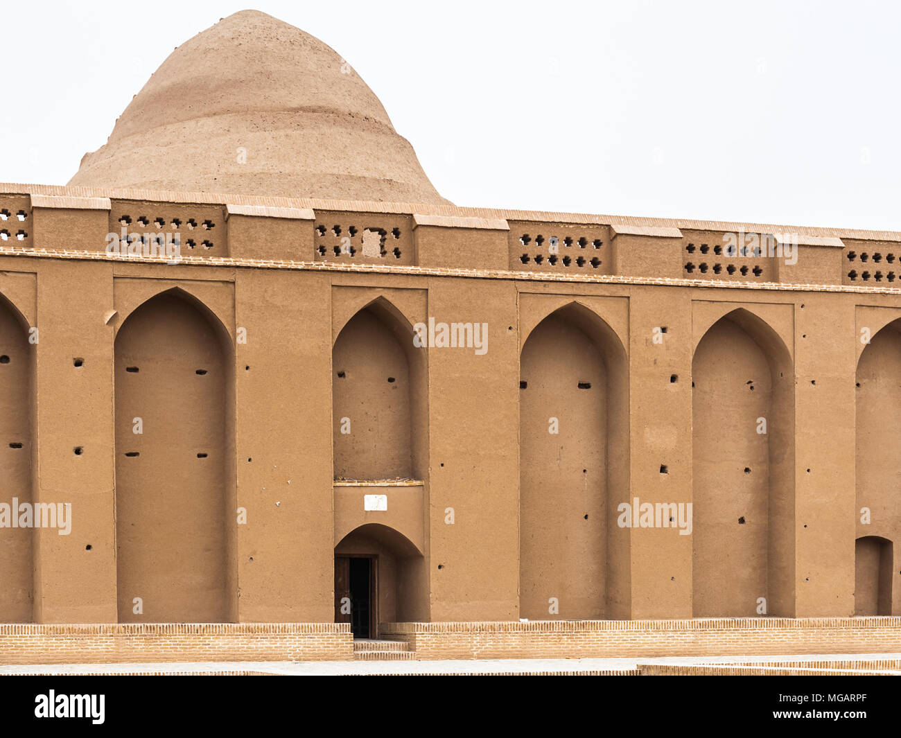 Main entrance of the Caravansarai in Meybod, Iran Stock Photo - Alamy