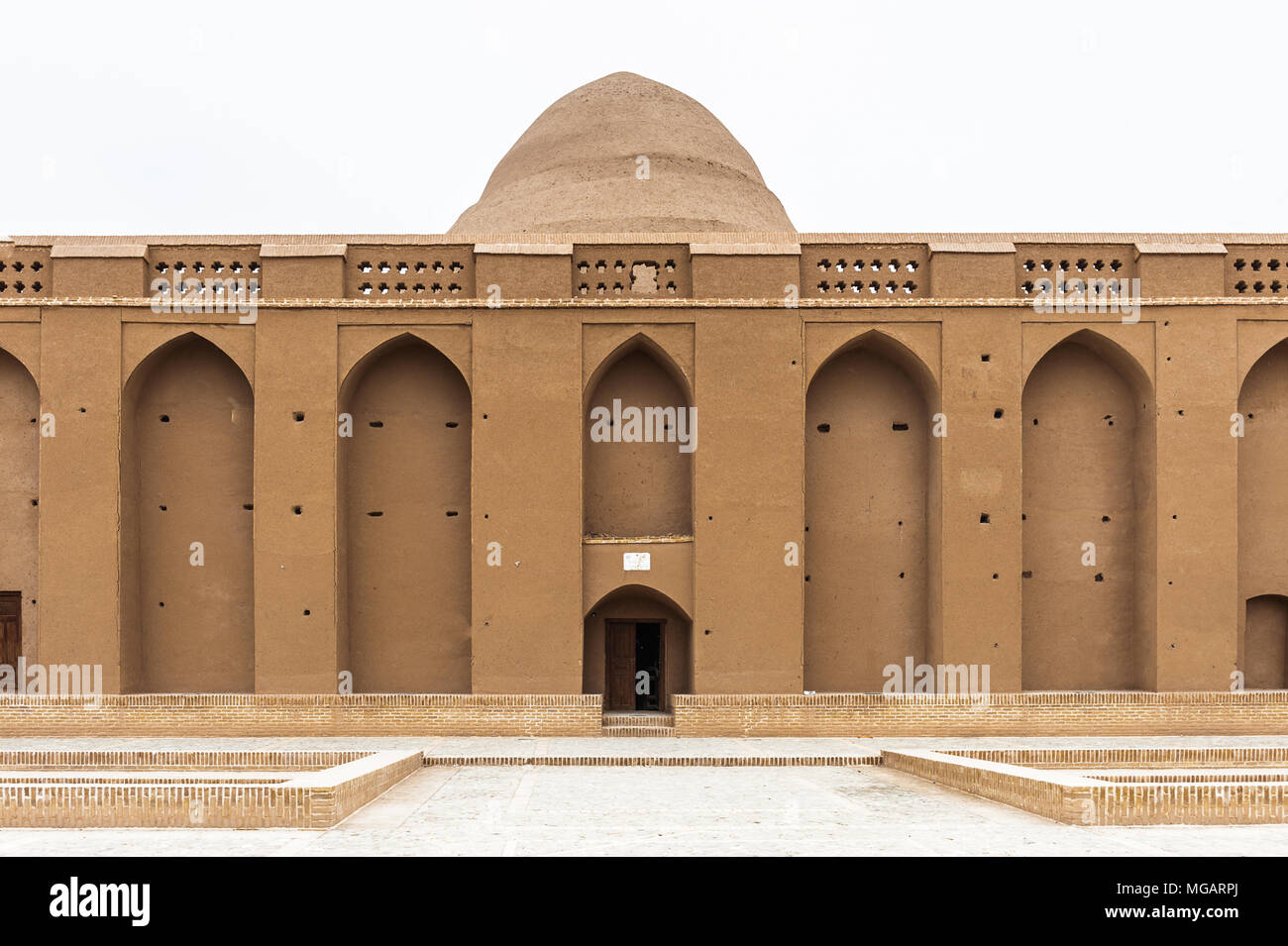 Main entrance of the Caravansarai in Meybod, Iran Stock Photo - Alamy