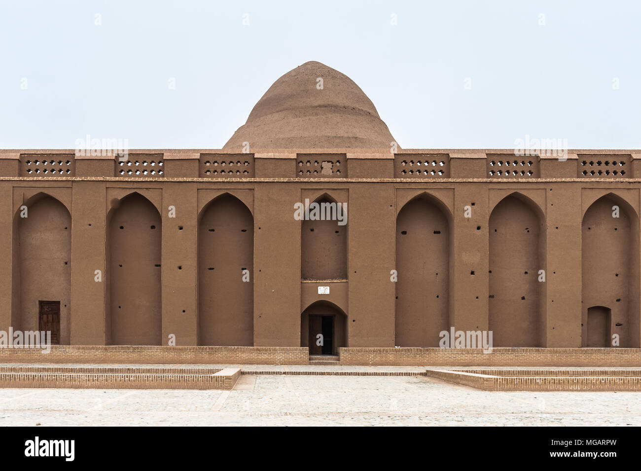Main entrance of the Caravansarai in Meybod, Iran Stock Photo - Alamy