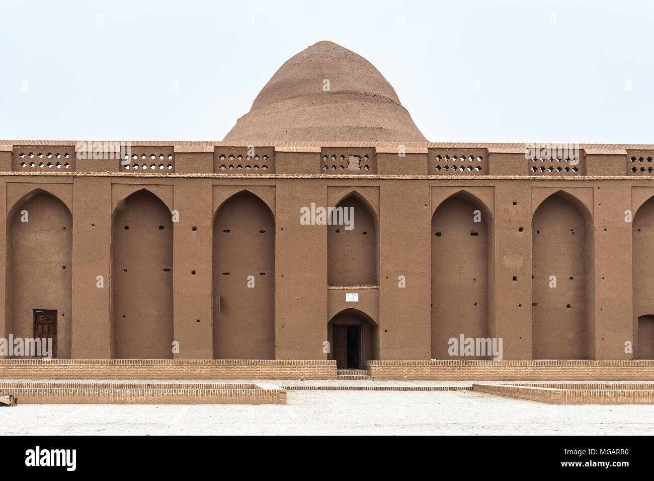 Main entrance of the Caravansarai in Meybod, Iran Stock Photo - Alamy