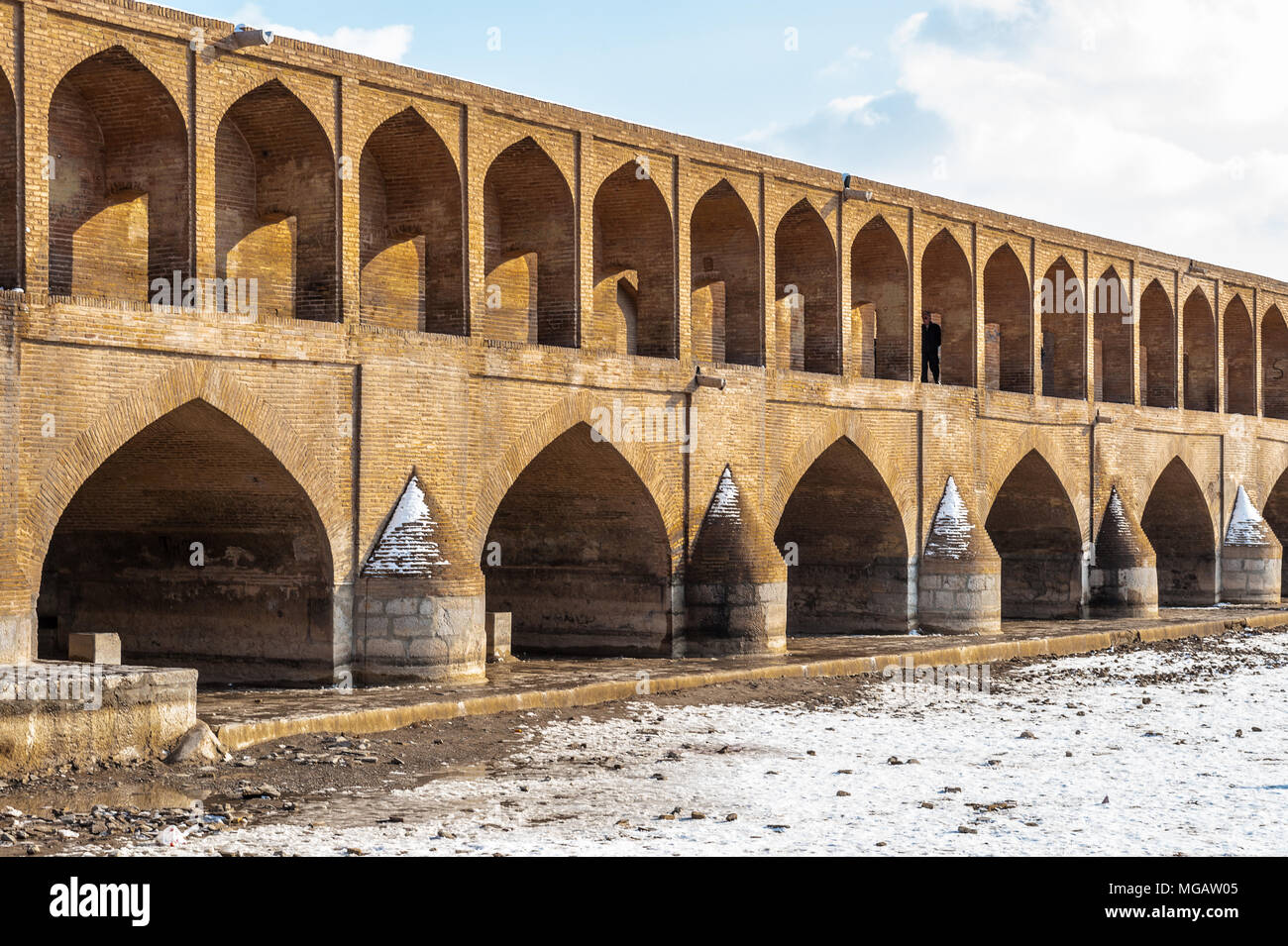 33 pol Allah Verdi Khan bridge in Isfahan, Iran Stock Photo - Alamy
