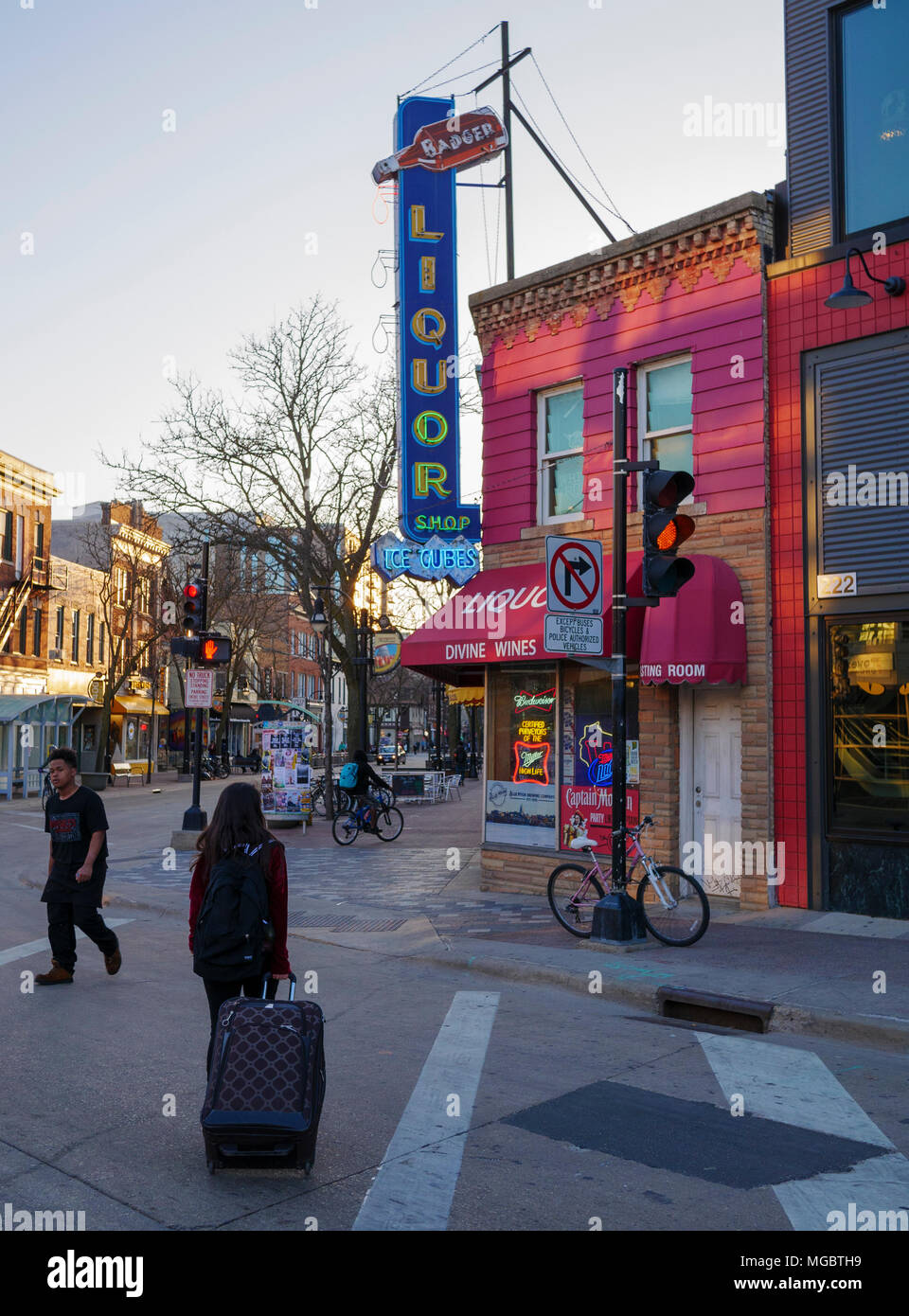 State liquor store hi-res stock photography and images - Alamy