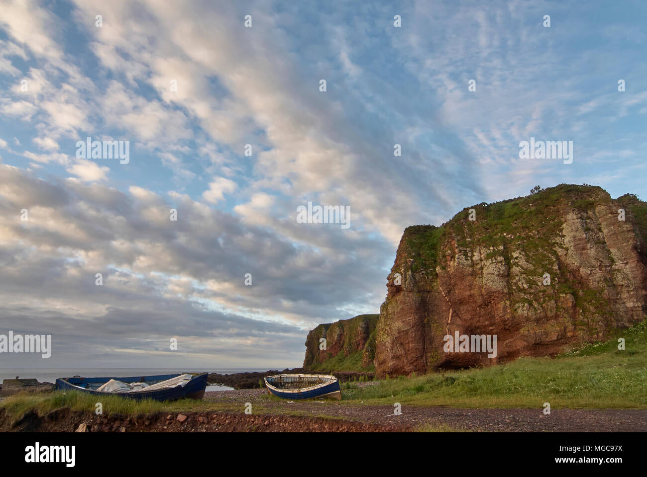 Arbroath cliffs hi-res stock photography and images - Alamy