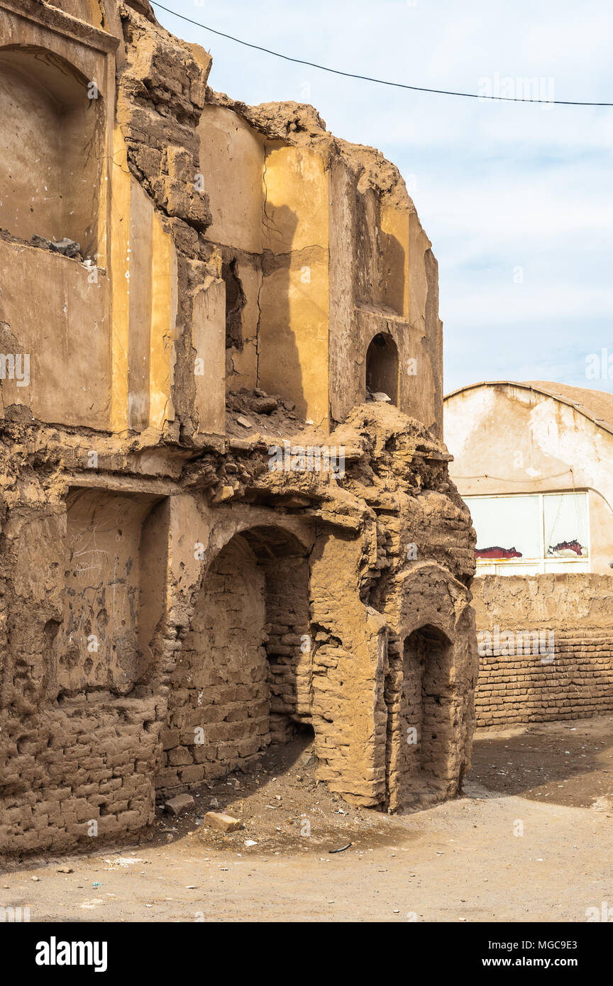 Ruins in the ancient area of Nushabad, Iran Stock Photo - Alamy