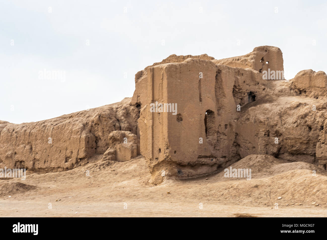 Clay fortress ruins in Kashan province of Iran Stock Photo - Alamy