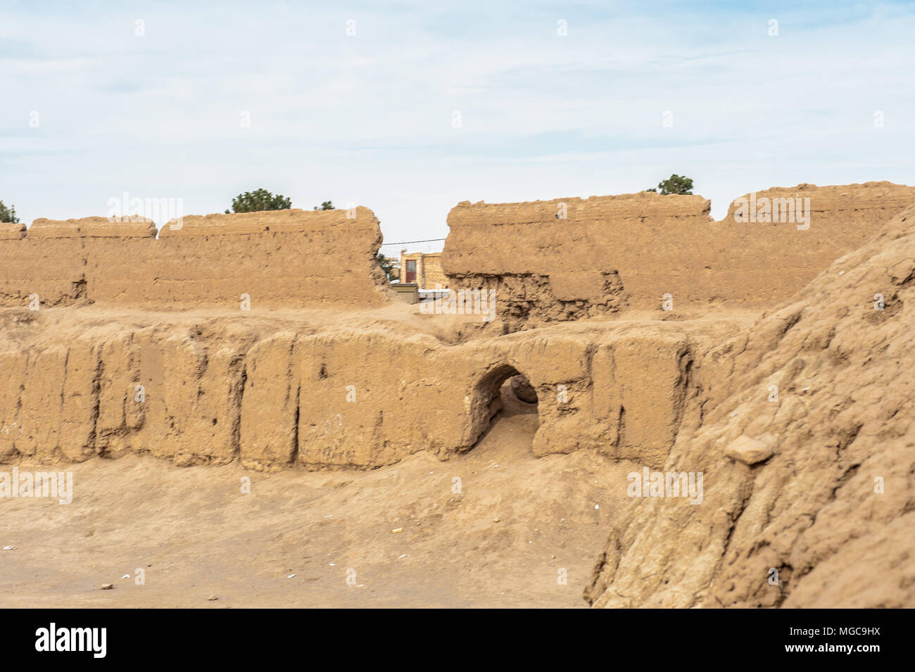 Clay fortress ruins in Kashan province of Iran Stock Photo - Alamy