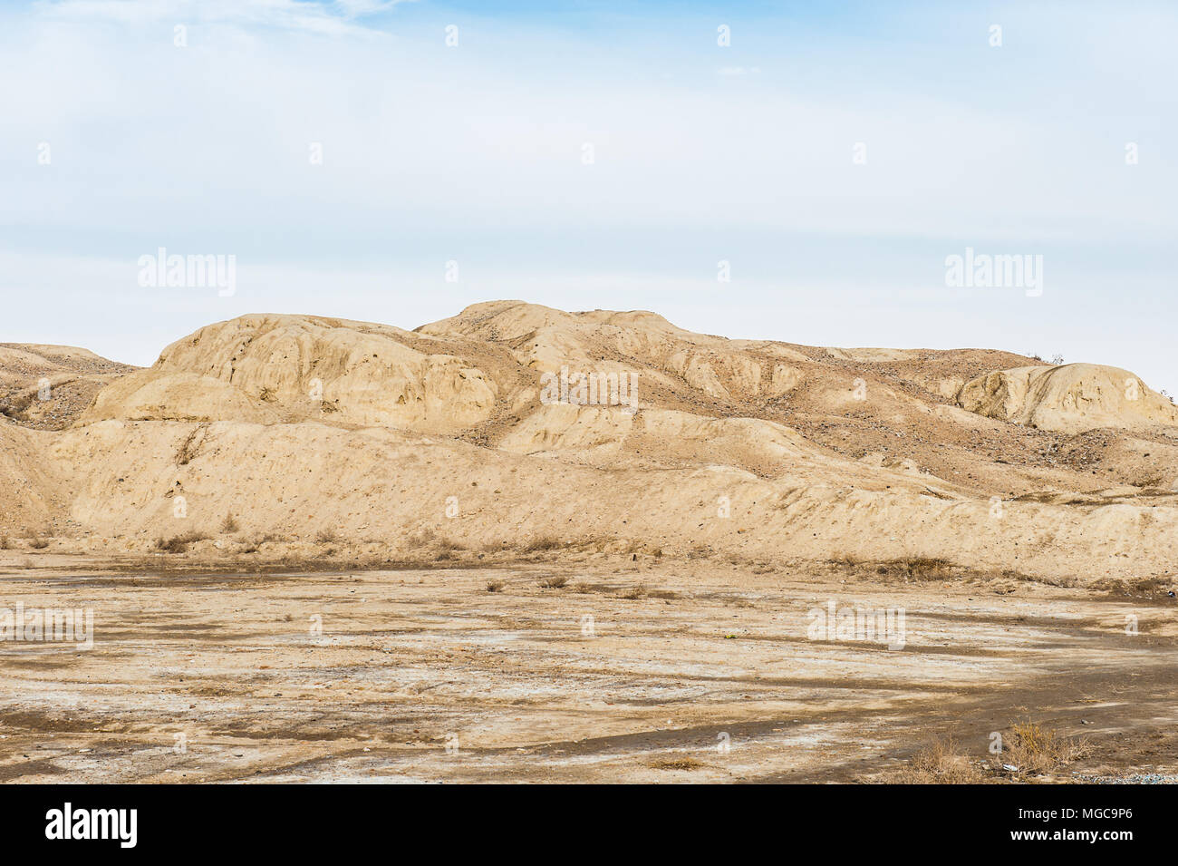 Sialk ziggurat hi-res stock photography and images - Alamy