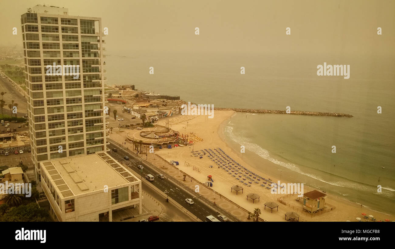 Tel Aviv city during the haze of sand on August 9, 2015 Stock Photo - Alamy