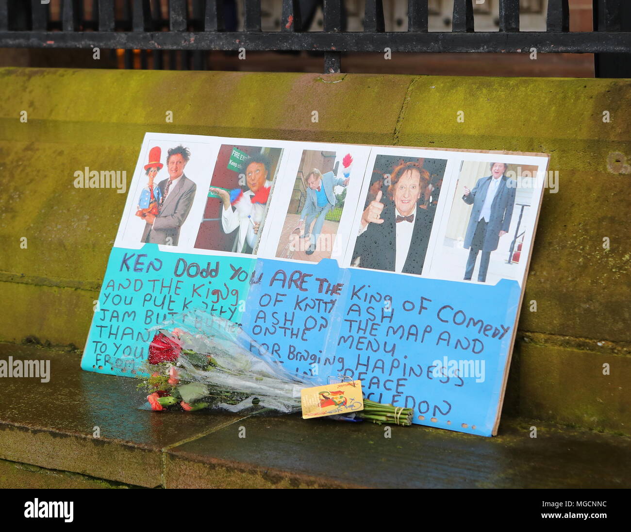 Ken dodd funeral hi-res stock photography and images - Alamy