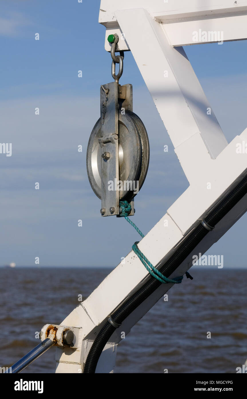 Rope sheave hi-res stock photography and images - Alamy